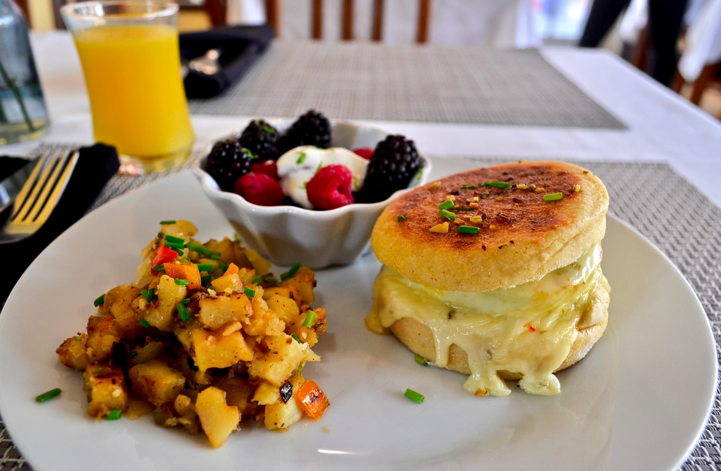 Captain's Inn at Moss Landing| Cozy B&B| Moss Landing, CA